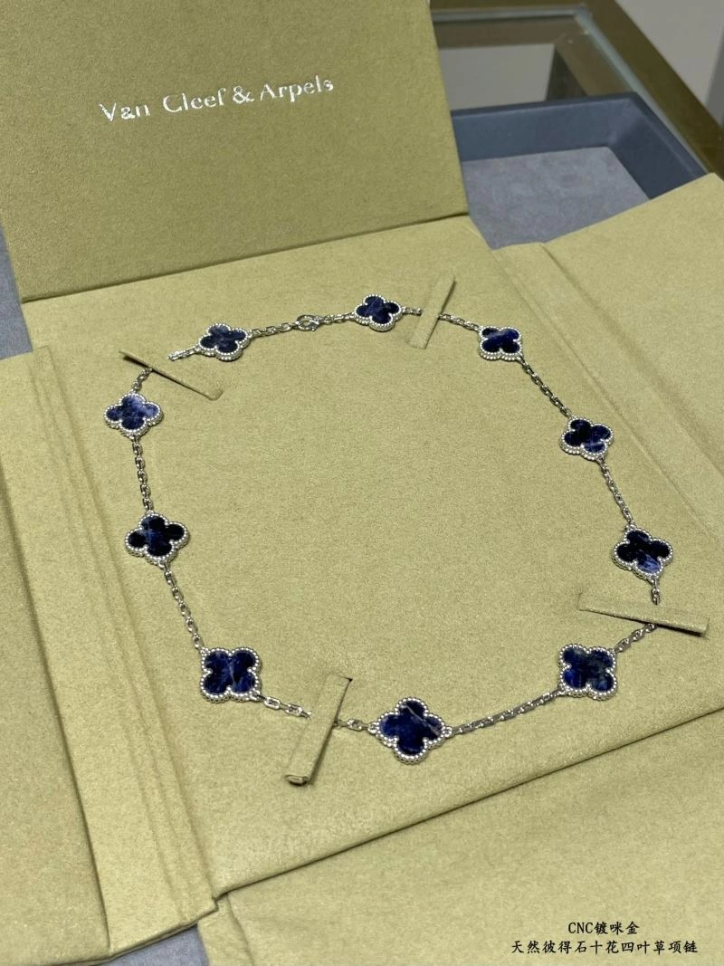 Indistinguishable Vca Necklaces