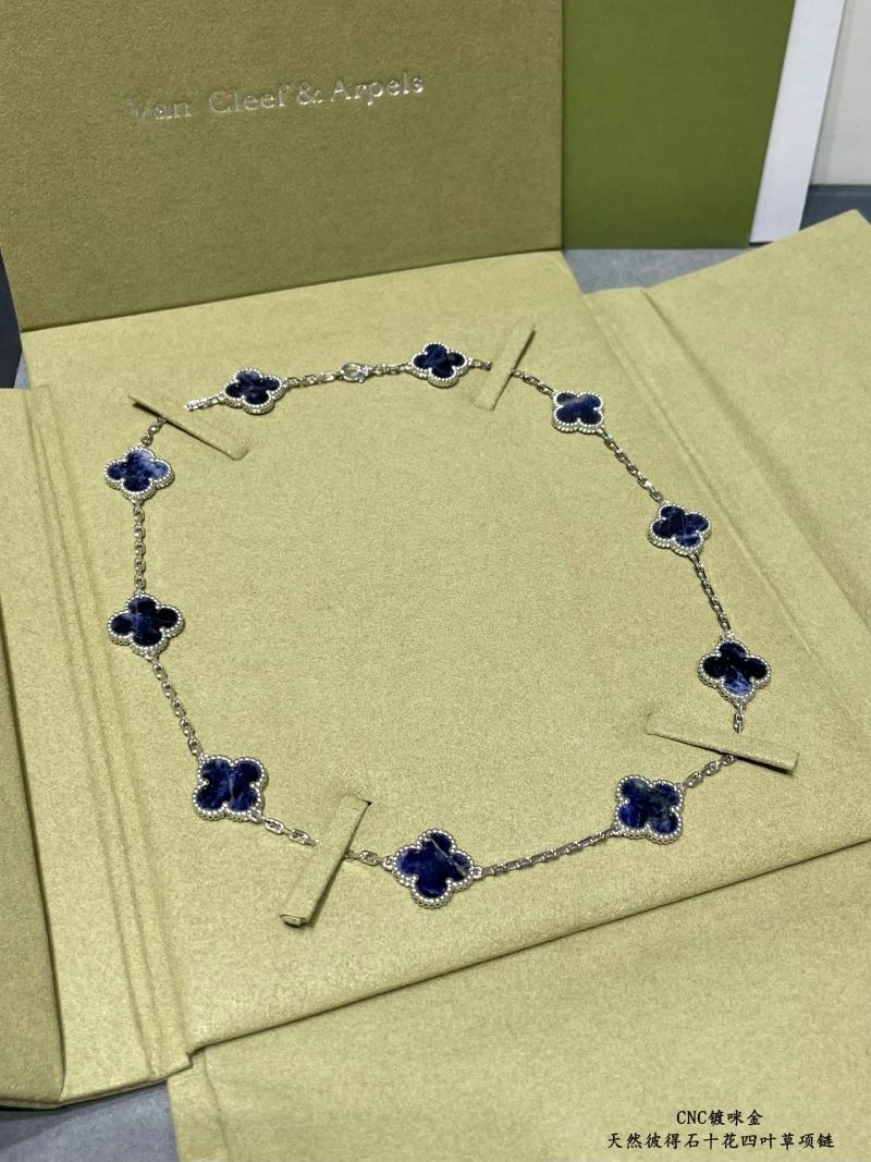 Indistinguishable Vca Necklaces