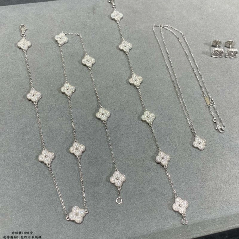 Discounted Vca Necklaces