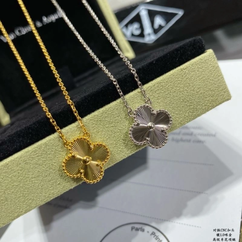 Cut-rate Vca Necklaces