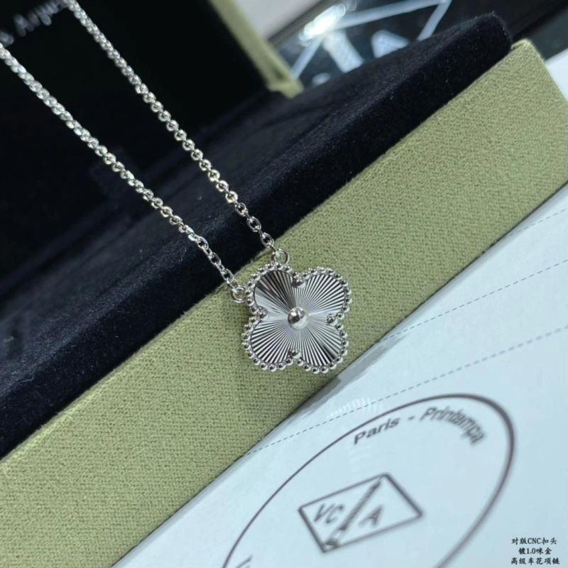 Cut-rate Vca Necklaces