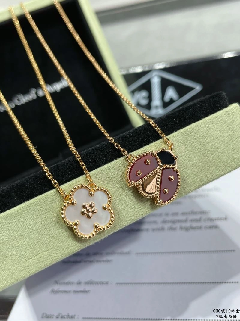 Discounted Vca Necklaces