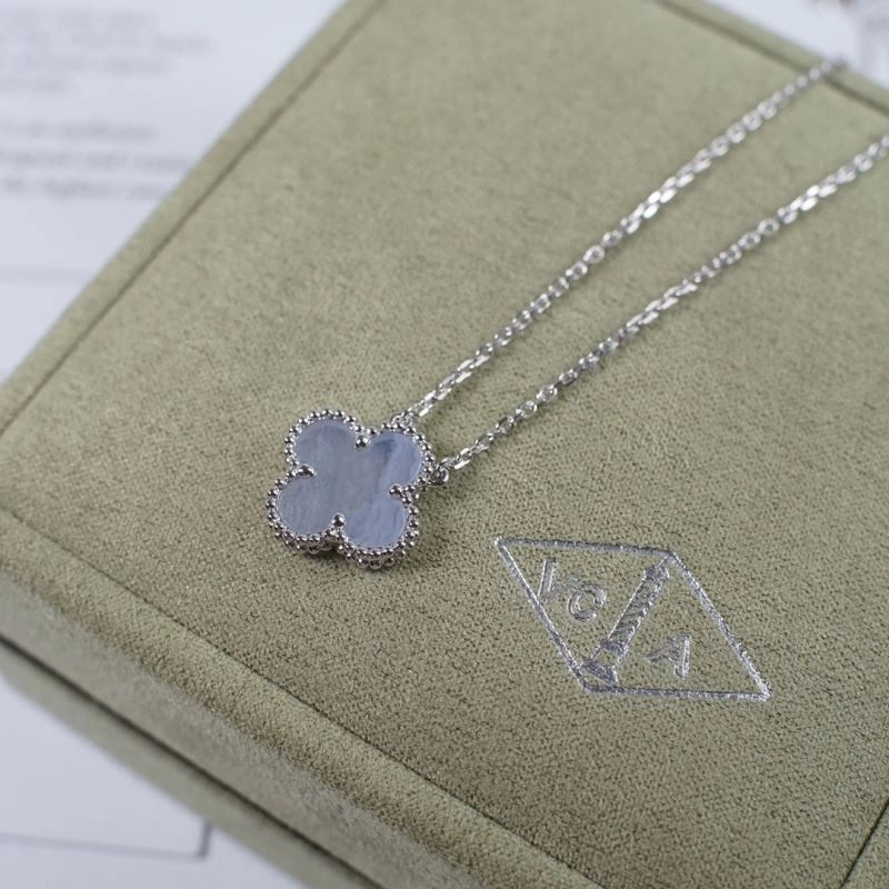 Indistinguishable Vca Necklaces
