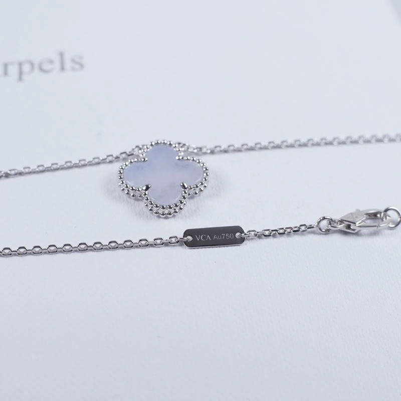 Indistinguishable Vca Necklaces