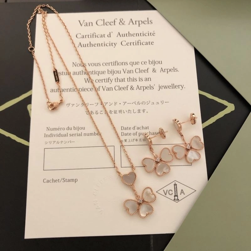 Budget-friendly Vca Necklaces