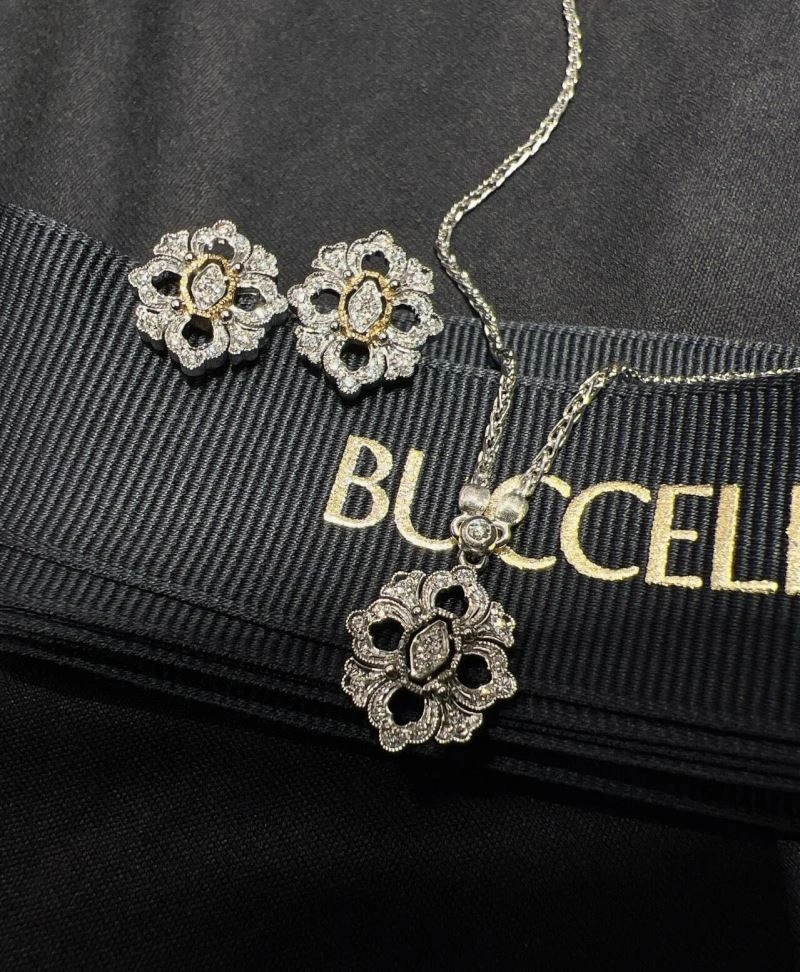 Vca Necklaces