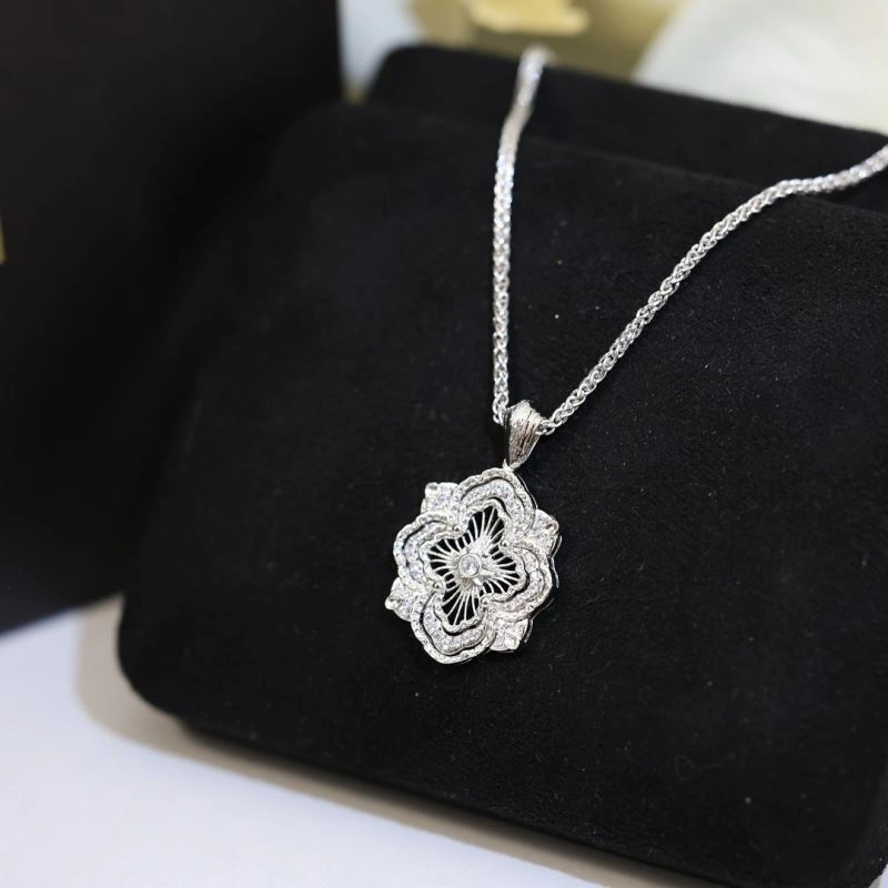 Value-priced Vca Necklaces