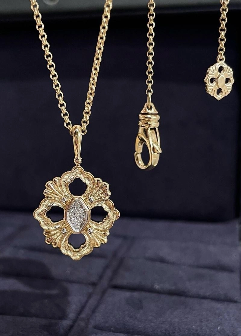 Vca Necklaces
