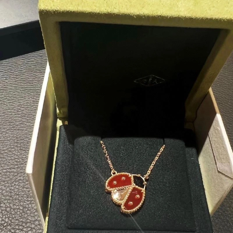 Value-priced Vca Necklaces