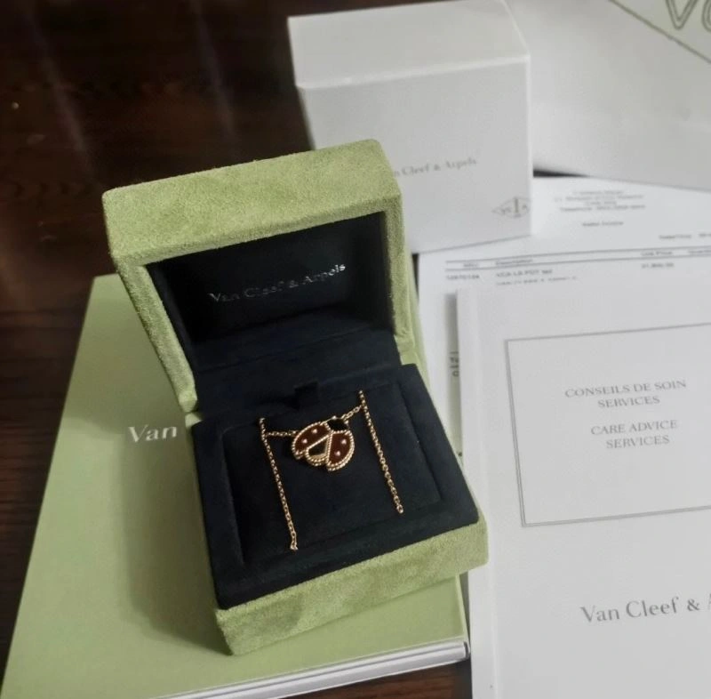 Value-priced Vca Necklaces