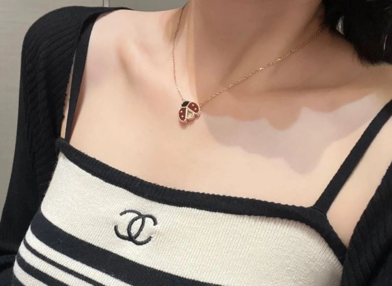Value-priced Vca Necklaces