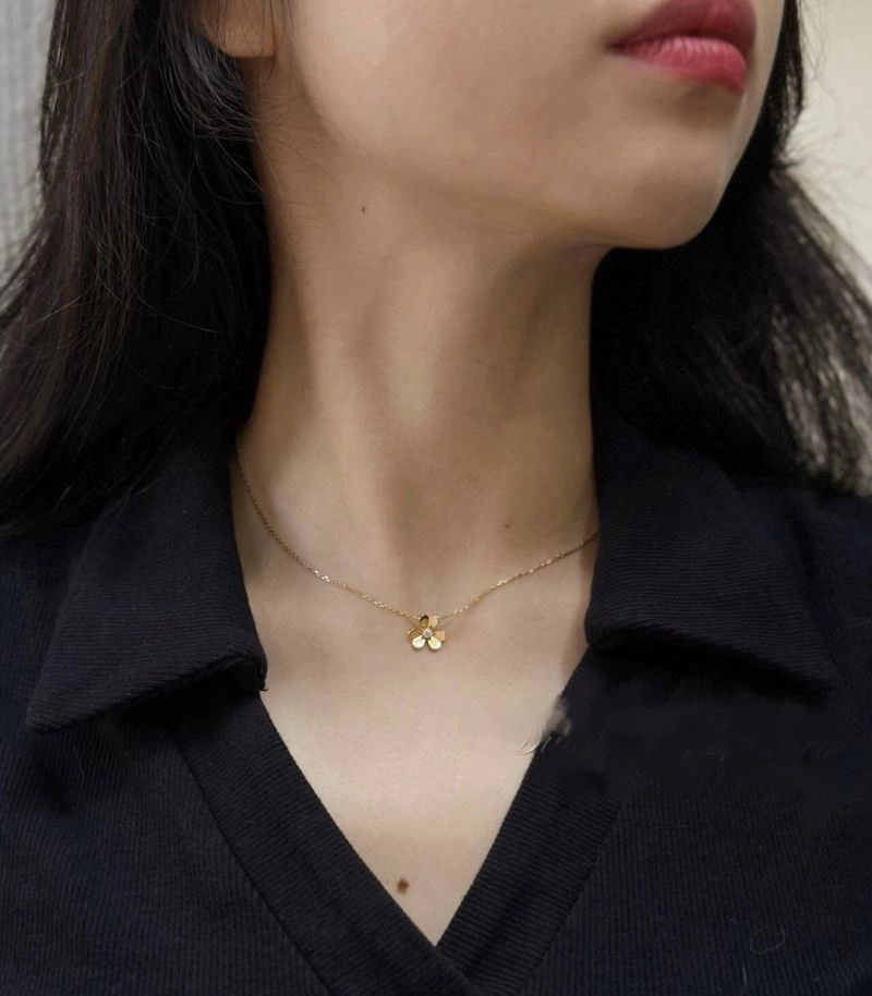 Value-priced Vca Necklaces