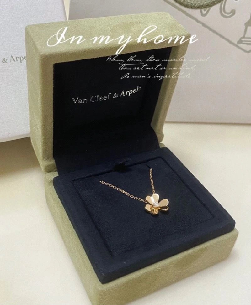 Vca Necklaces