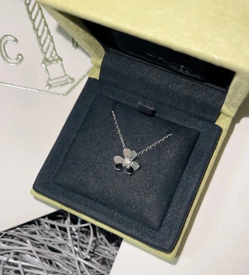 Mirror quality Vca Necklaces