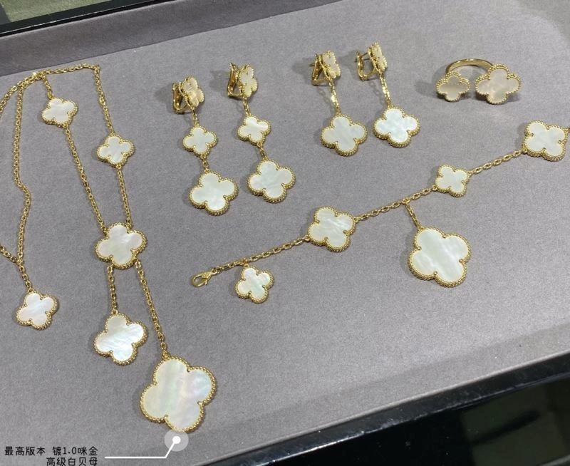 Authentic Vca Necklaces