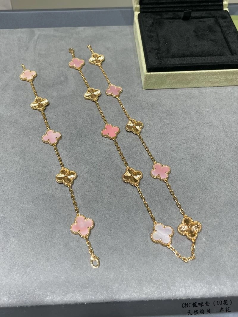 Exact replica Vca Necklaces