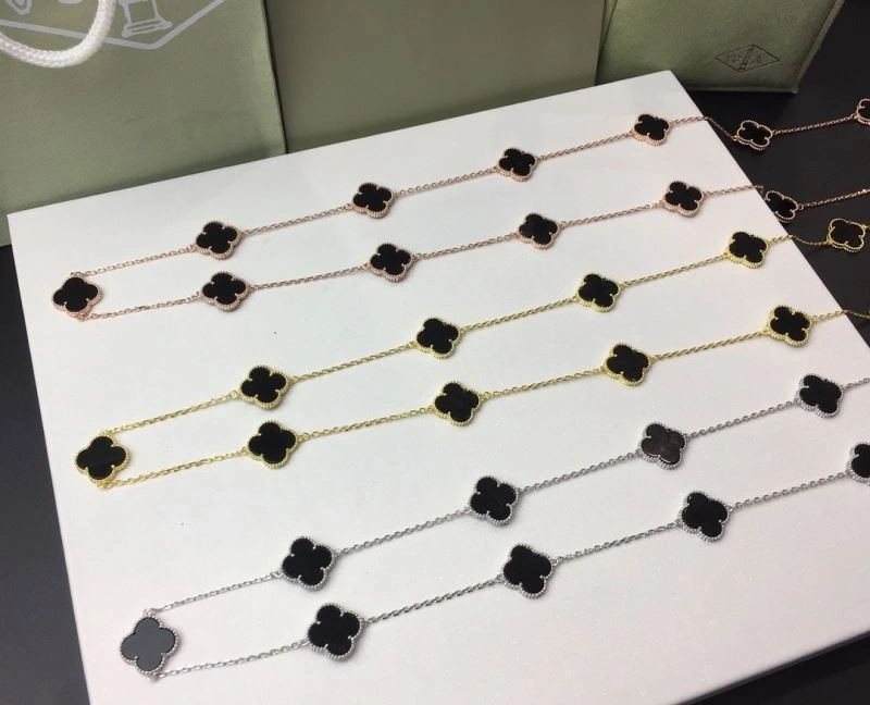 Brand-authenticated Vca Necklaces