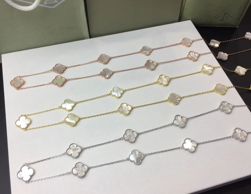 Brand-authenticated Vca Necklaces