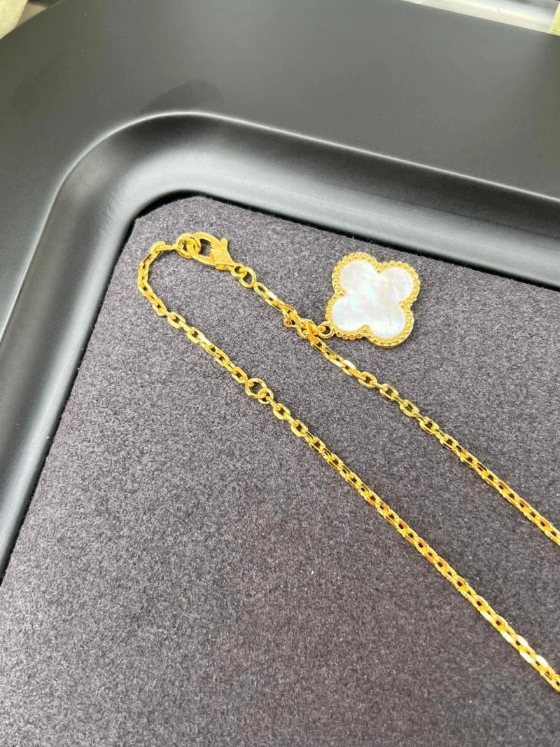 Discounted Vca Necklaces