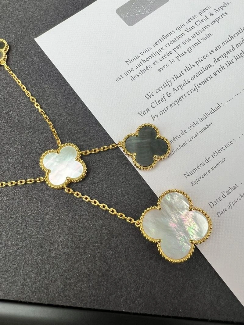 Discounted Vca Necklaces