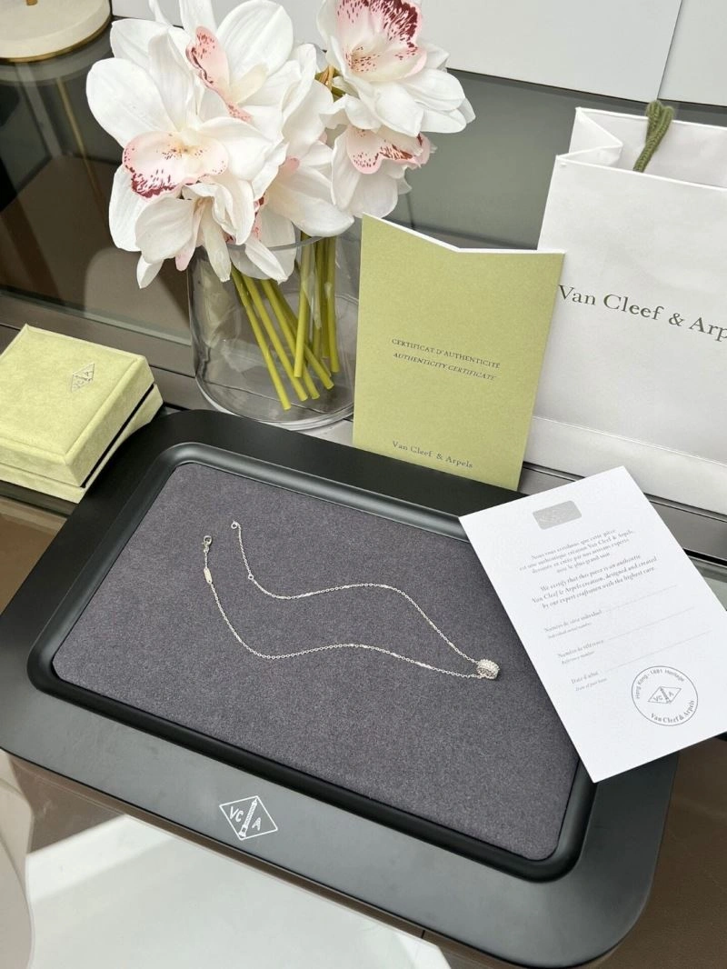 Brand-authenticated Vca Necklaces
