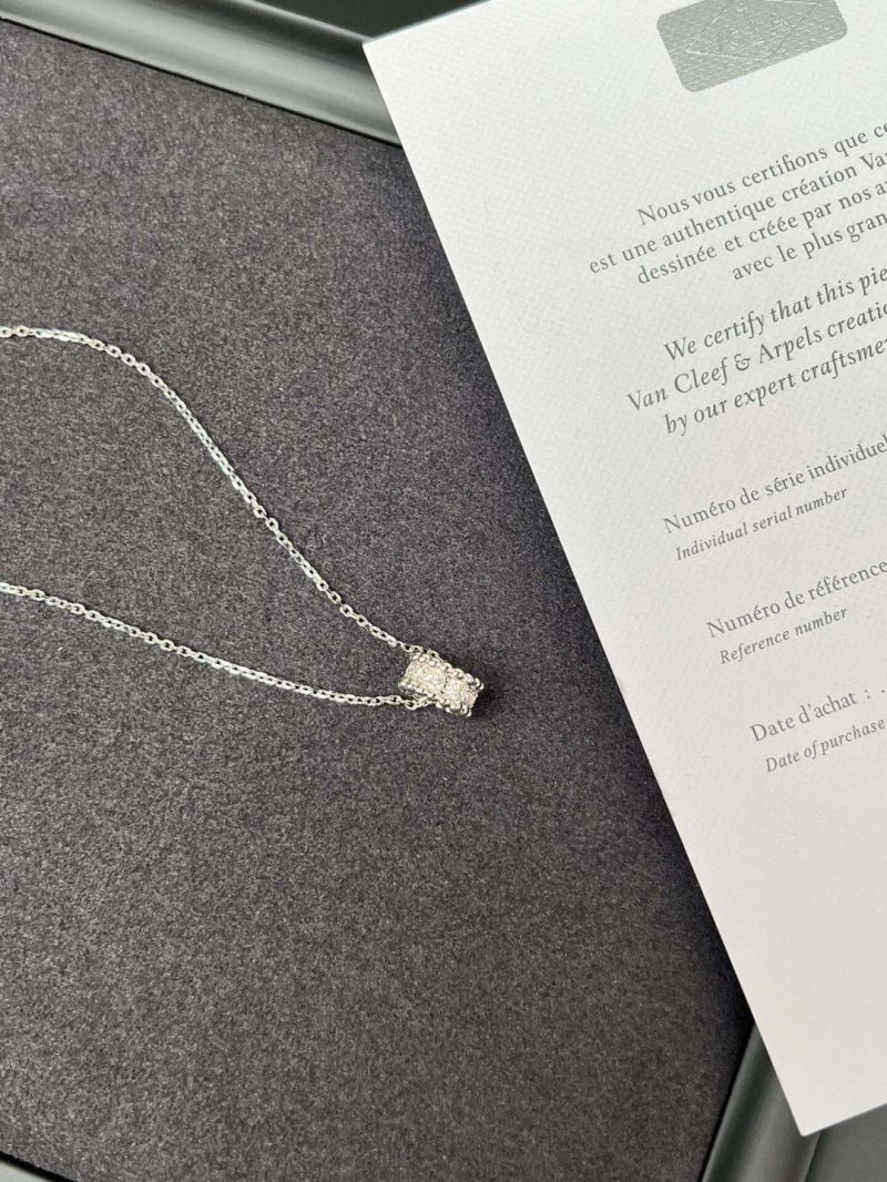 Brand-authenticated Vca Necklaces