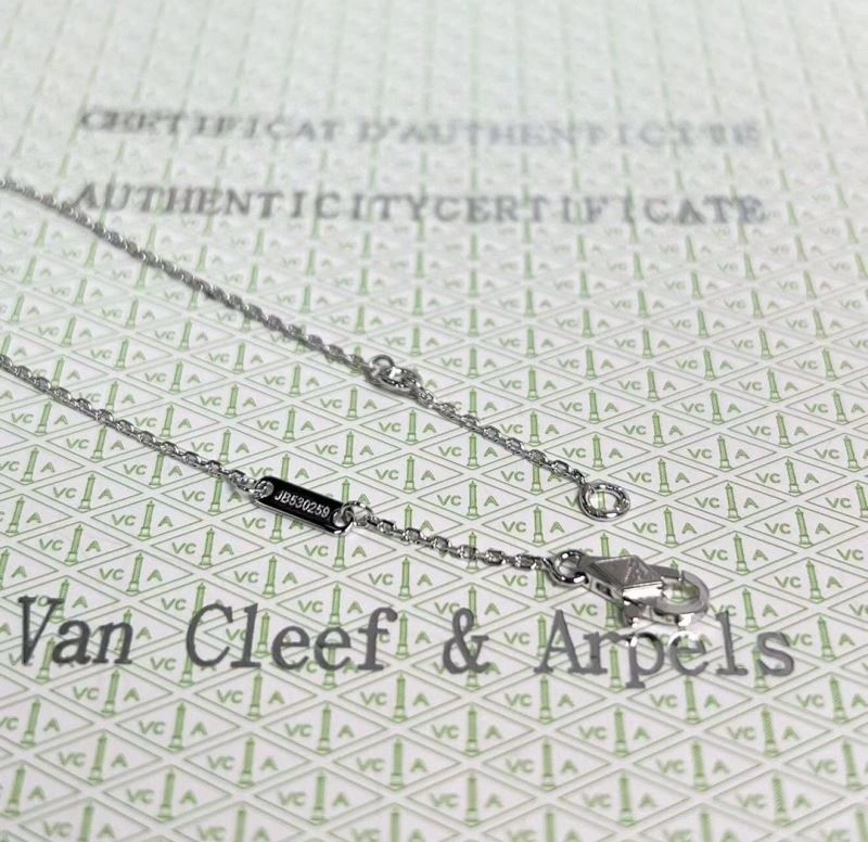 Exact replica Vca Necklaces