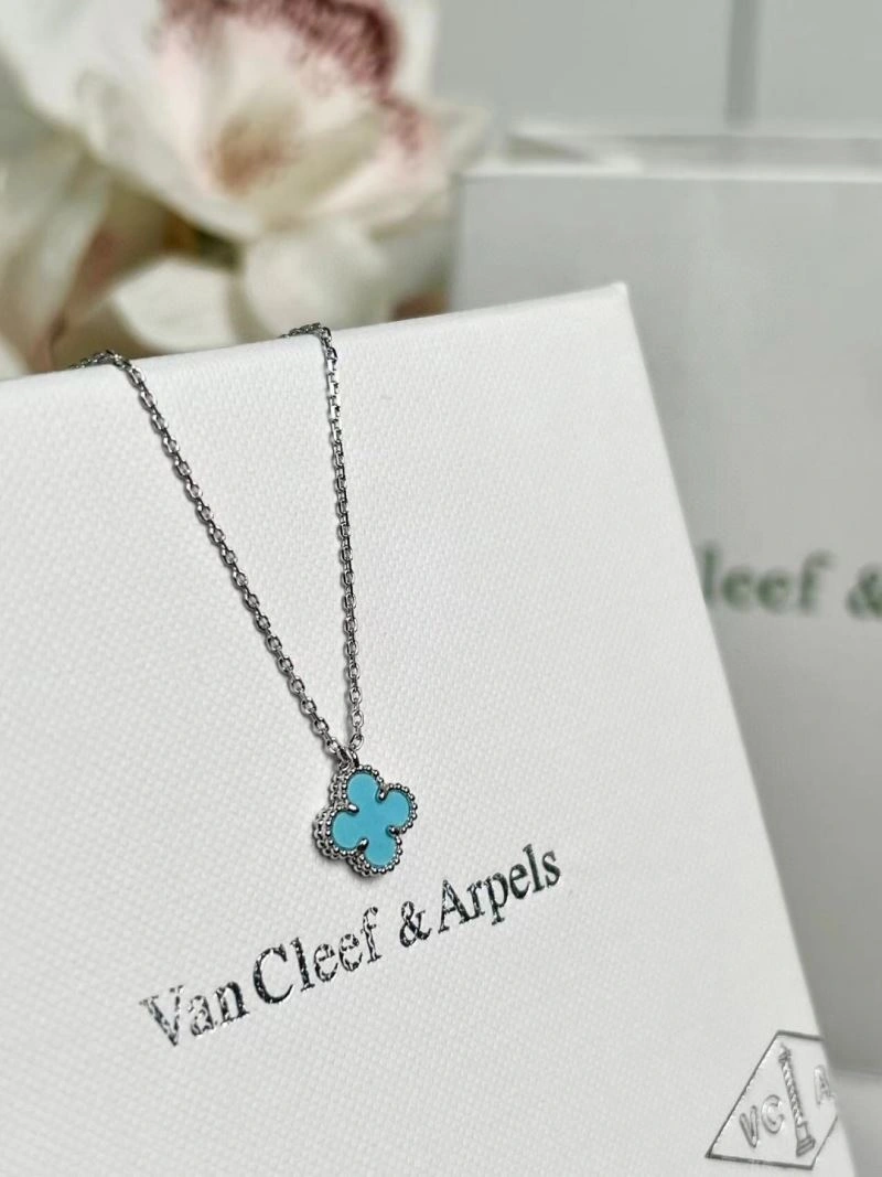 Exact replica Vca Necklaces