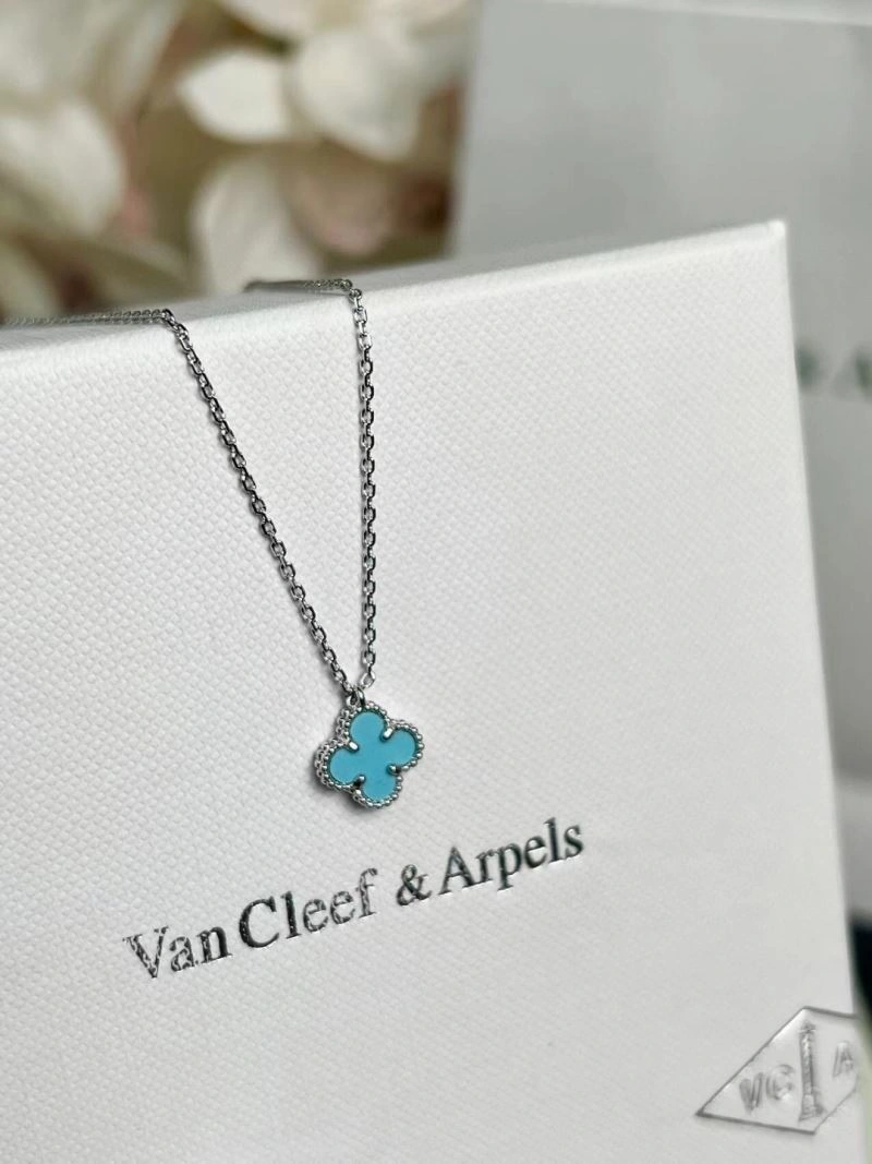 Exact replica Vca Necklaces