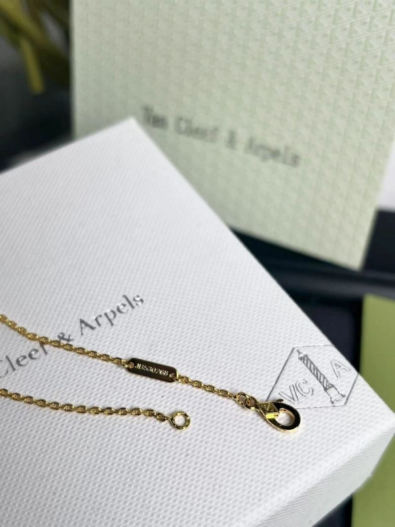 Factory-made Vca Necklaces
