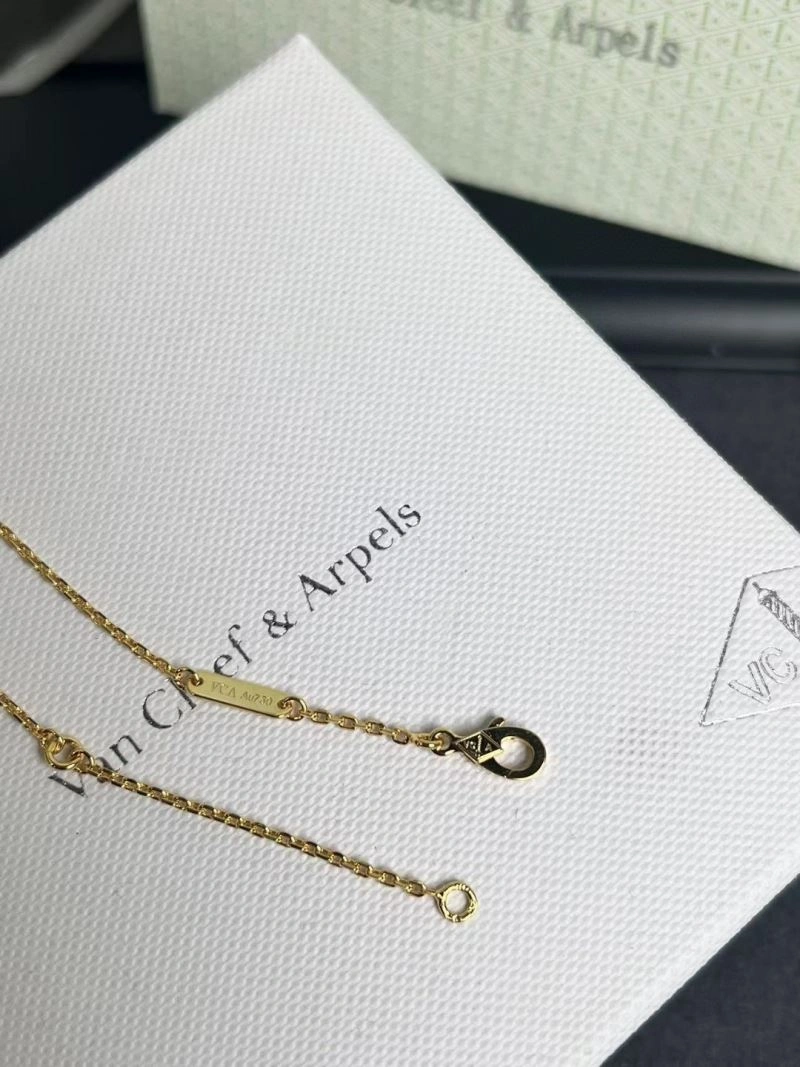 Factory-made Vca Necklaces