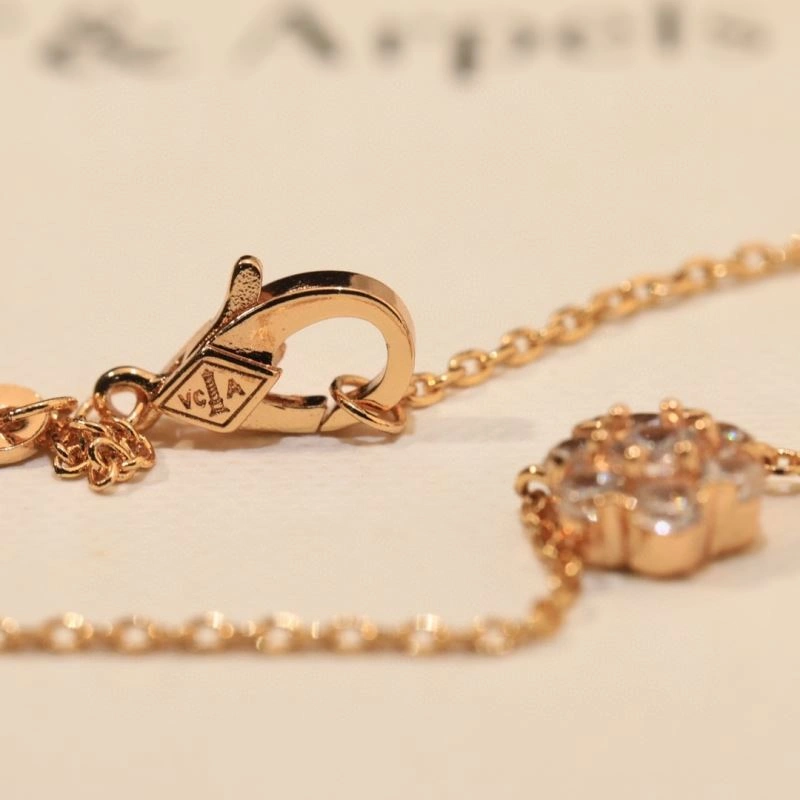 OEM Vca Necklaces