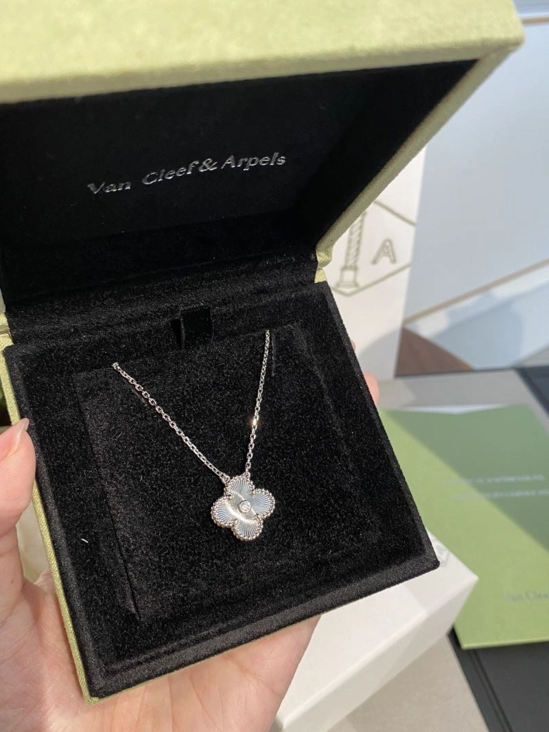 Top match Vca Necklaces