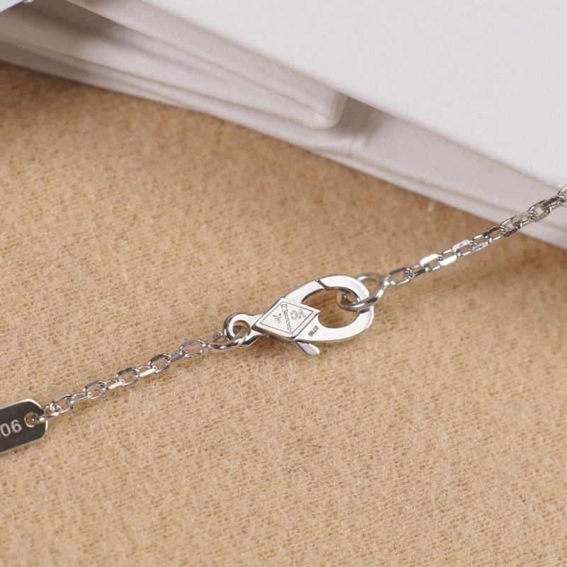 Precise copy Vca Necklaces