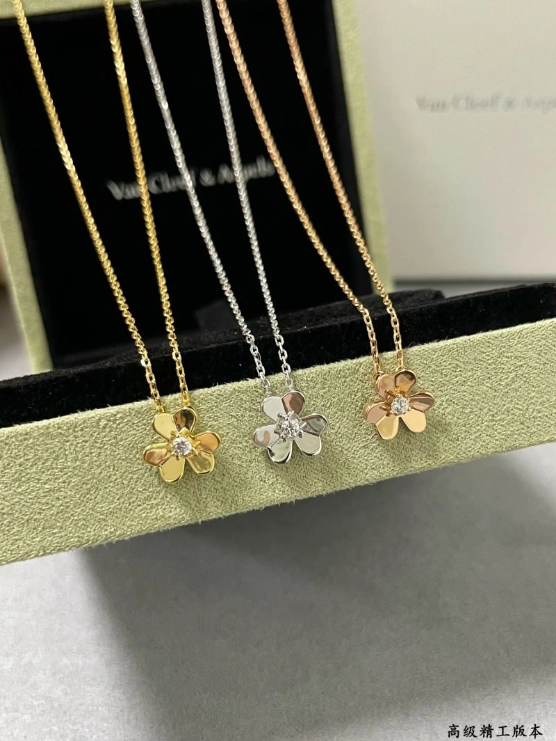 Low-cost Vca Necklaces