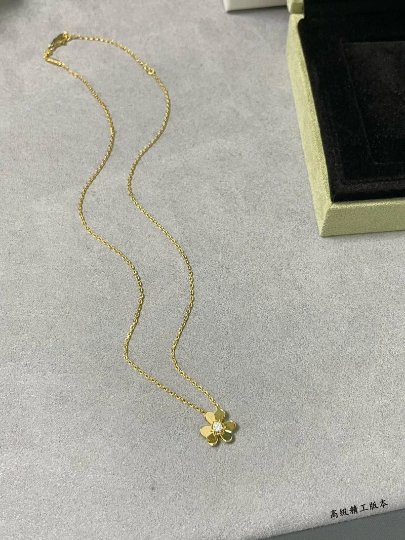 Low-cost Vca Necklaces