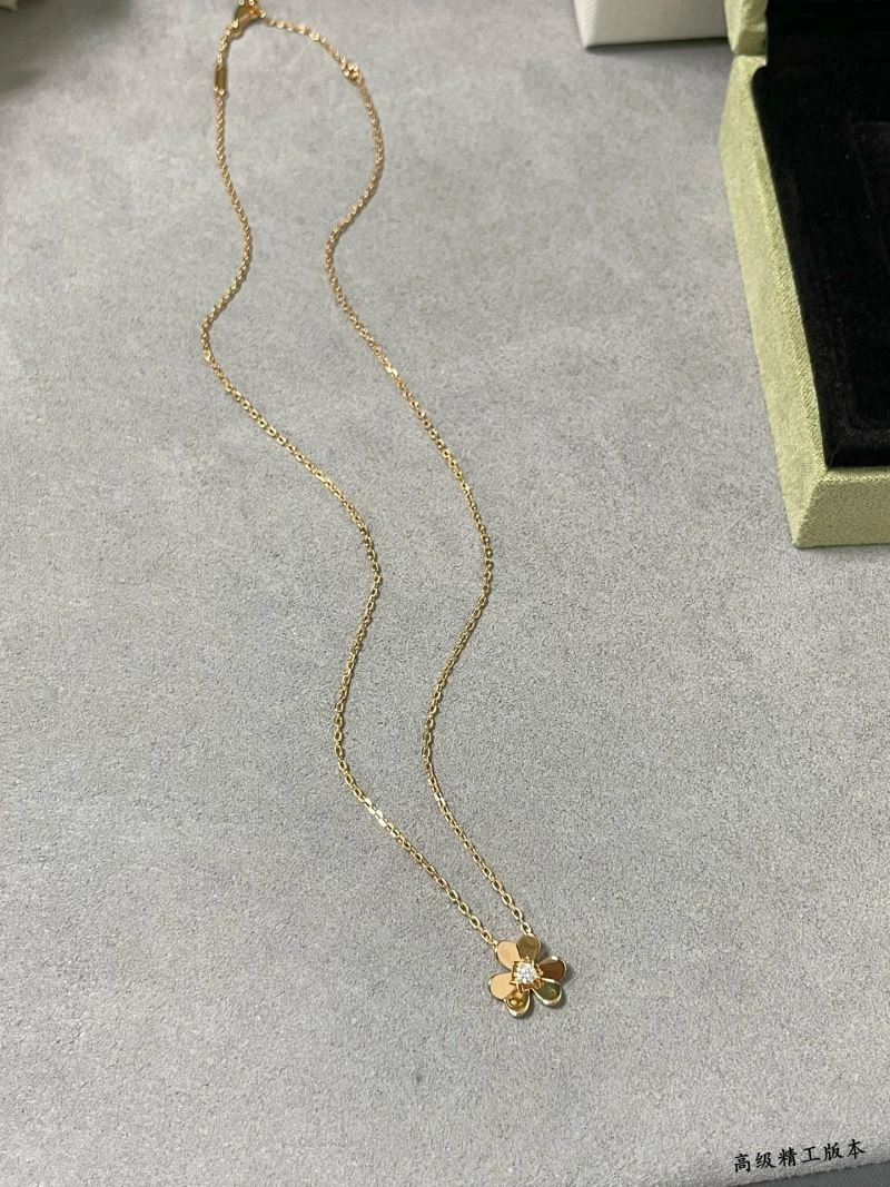 Low-cost Vca Necklaces