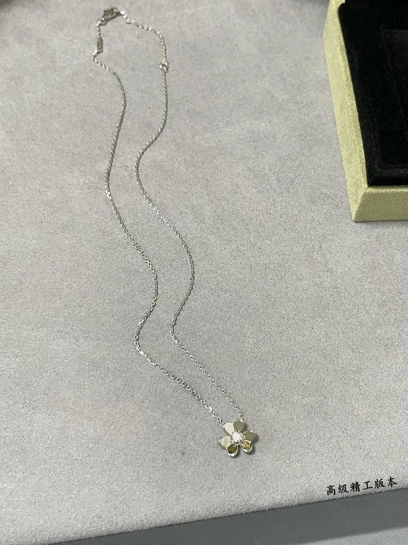 Low-cost Vca Necklaces