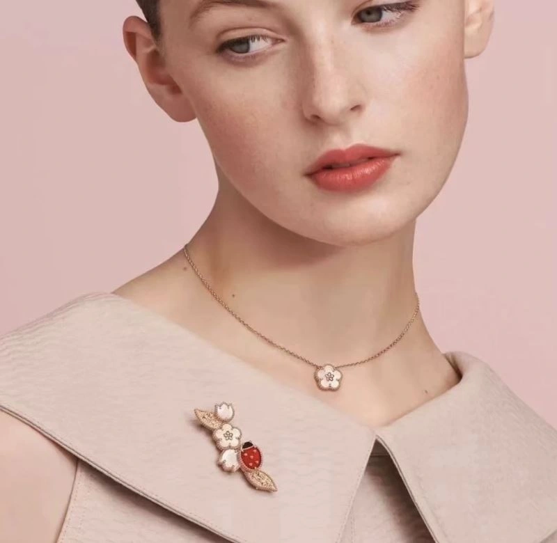Vca Necklaces