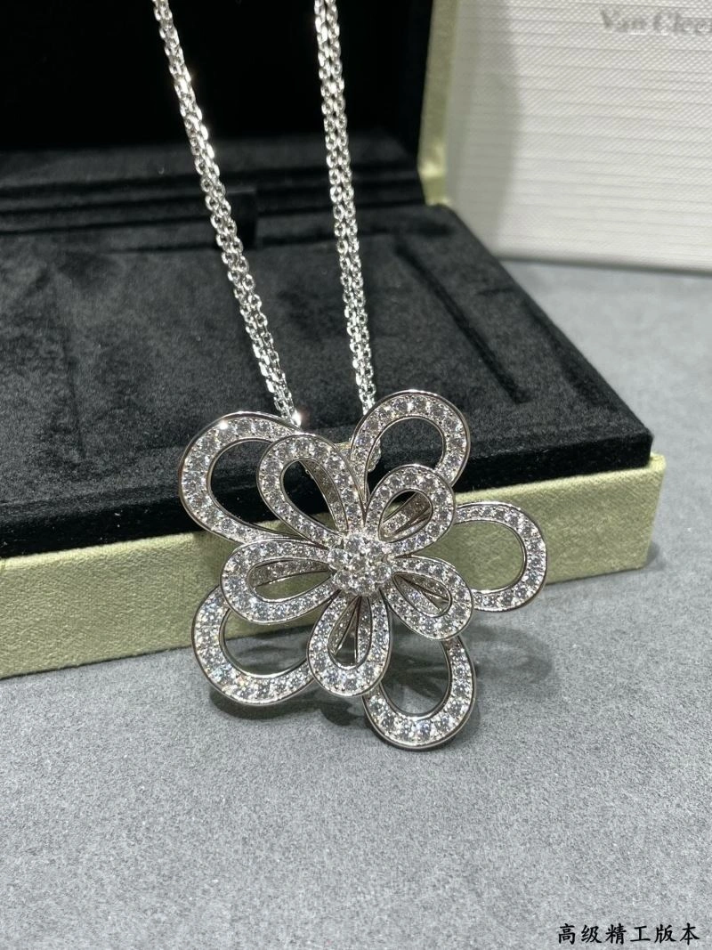 Discounted Vca Necklaces