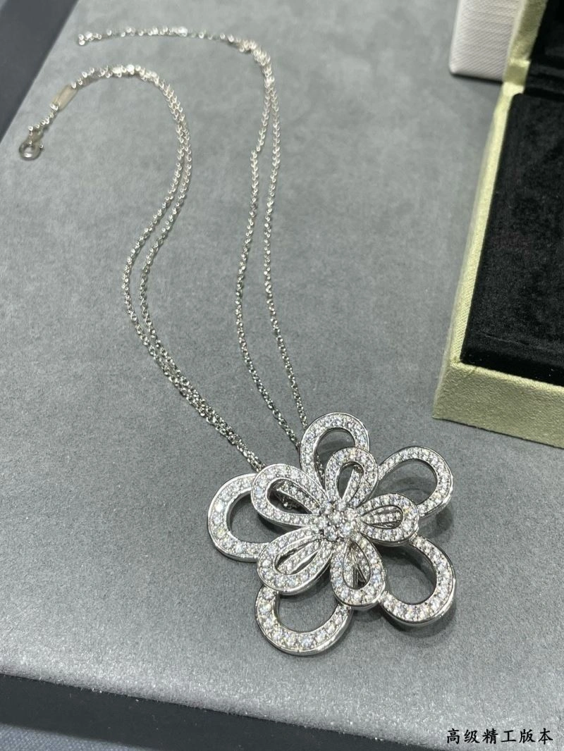 Discounted Vca Necklaces