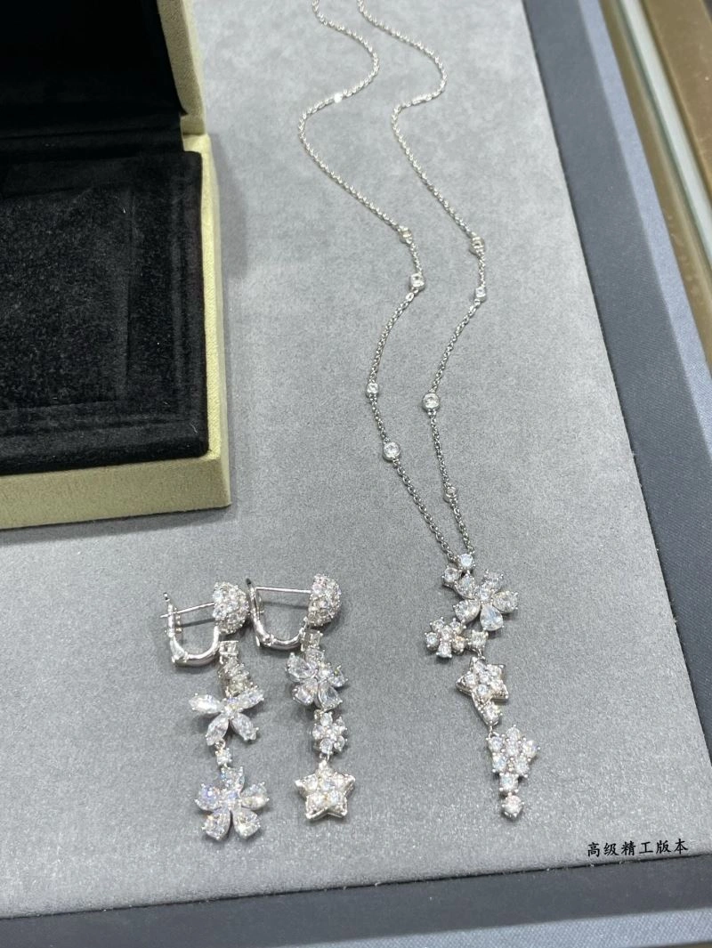 Budget-friendly Vca Necklaces