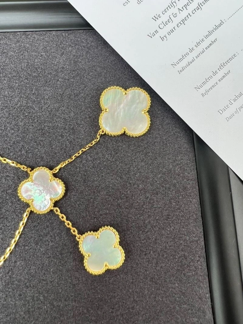 Discounted Vca Necklaces