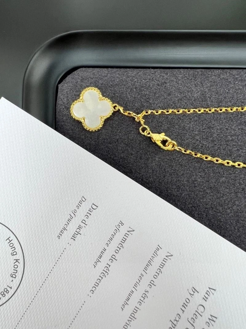 Discounted Vca Necklaces