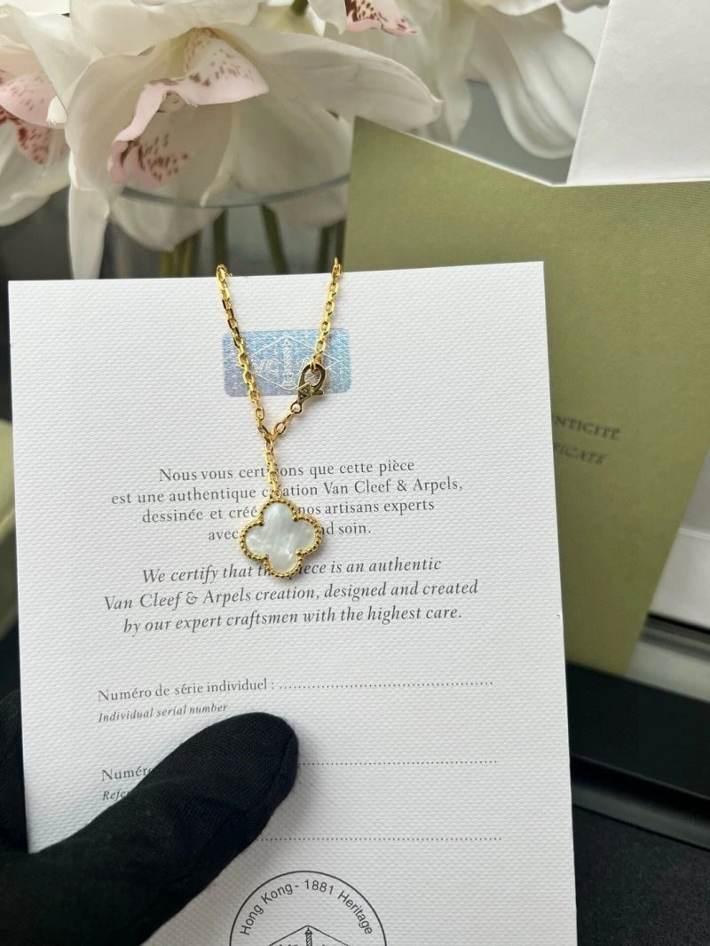 Discounted Vca Necklaces