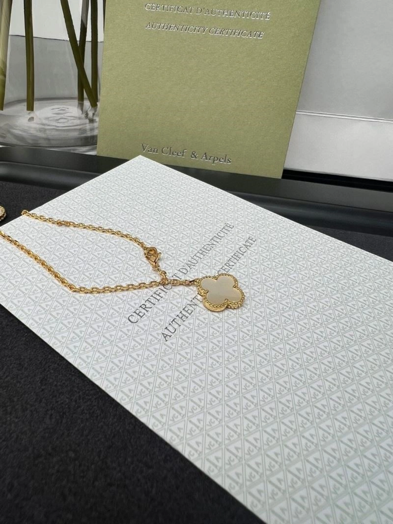 Discounted Vca Necklaces