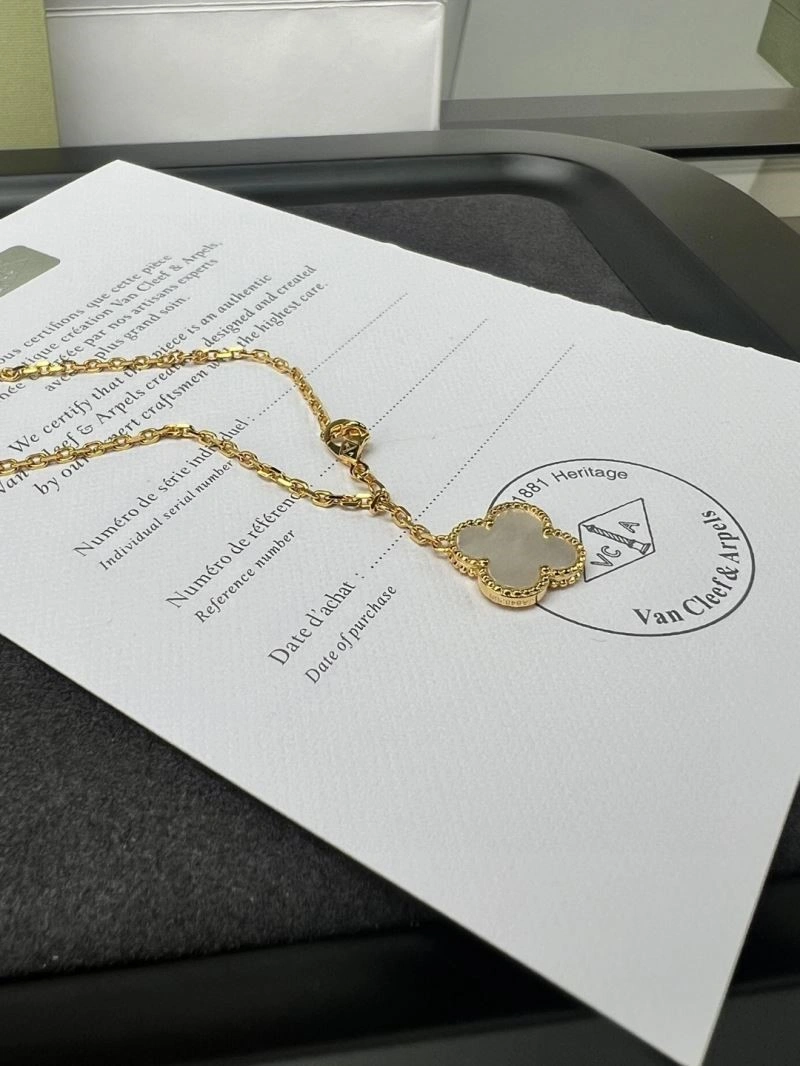 Bargain Vca Necklaces