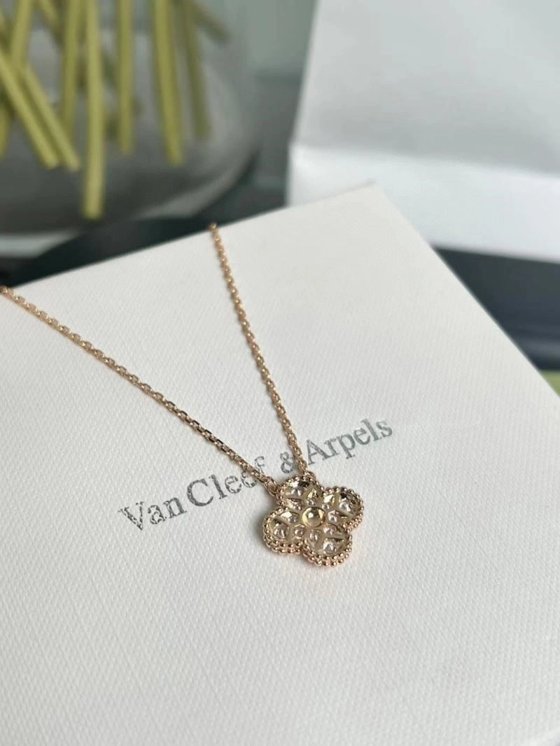Cut-rate Vca Necklaces