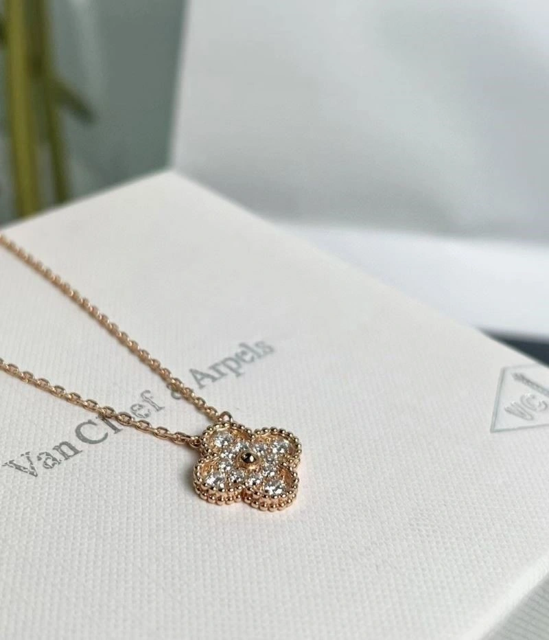 Cut-rate Vca Necklaces