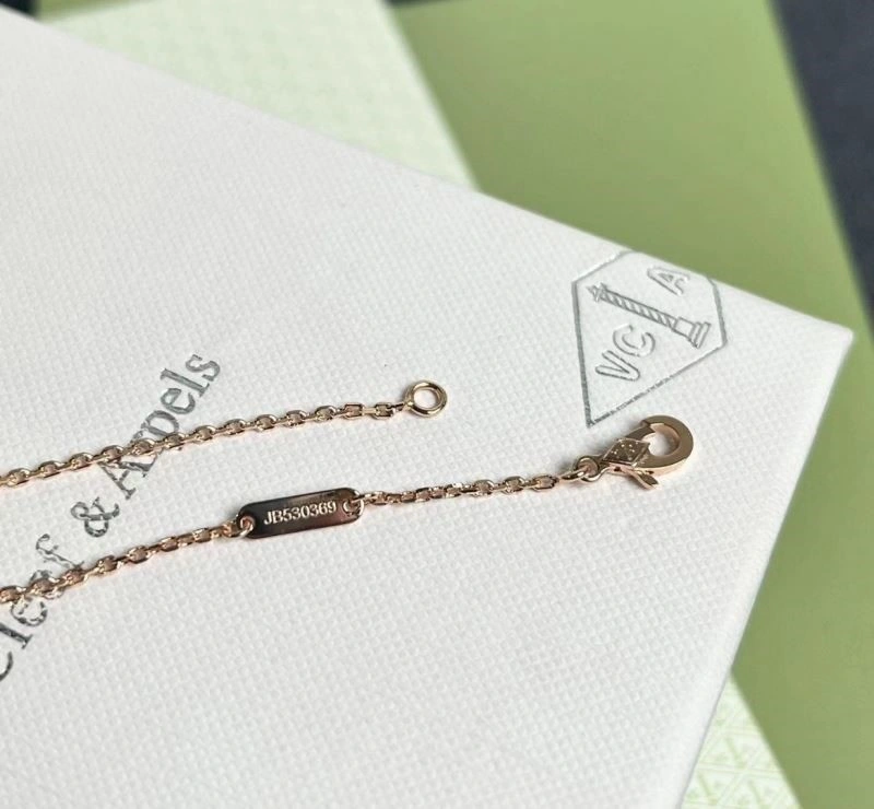 Cut-rate Vca Necklaces